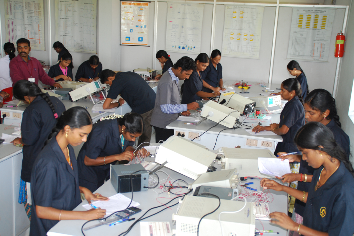 Arasu Engineering College Photos, Pictures for Arasu Engineering ...